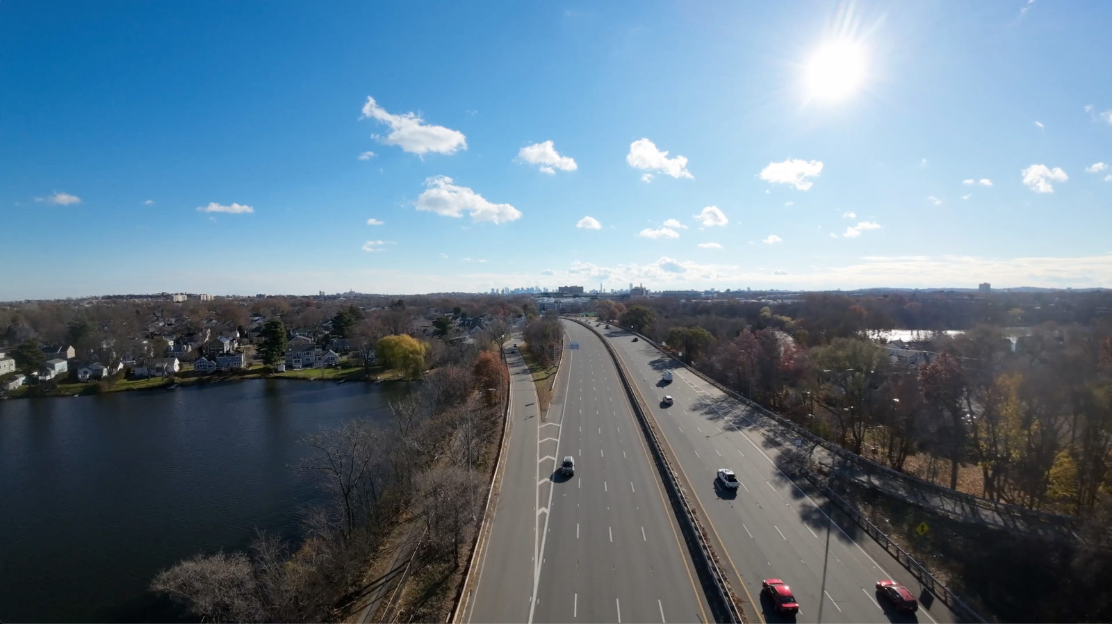 On the Manifold Playground - Quantum Calculus