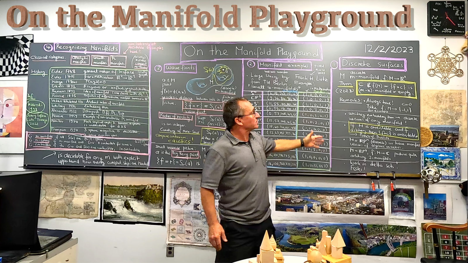 On the Manifold Playground - Quantum Calculus